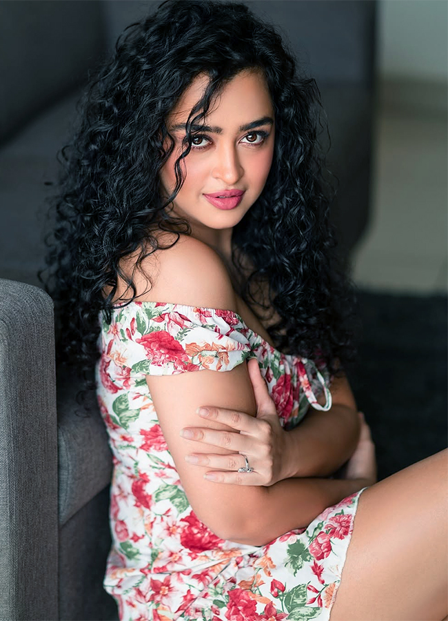 న్యూ ఇయర్‌ ఔట్‌ఫిట్‌లో గ్లామర్‌ బ్యూటీ 'అప్సర రాణి' (ఫోటోలు) | Actress Apsara Rani Beautiful And ...